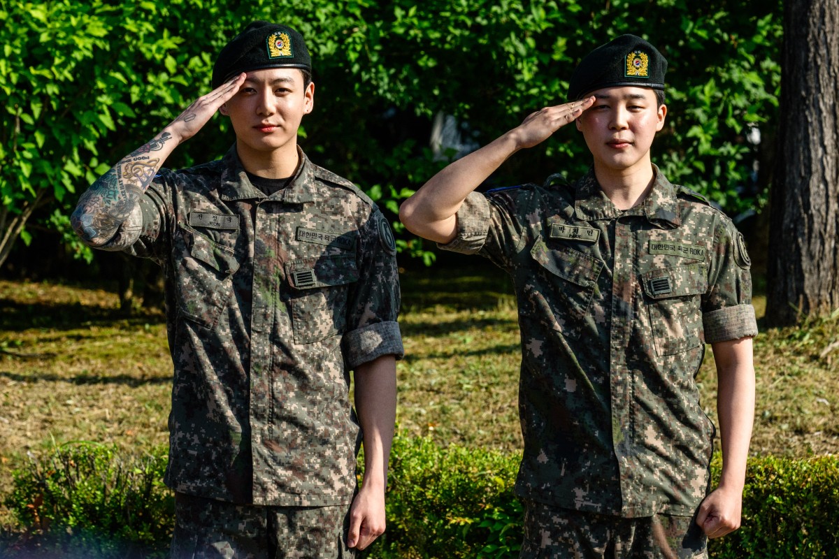 Dos miembros más de BTS completan su servicio militar y el grupo se ...